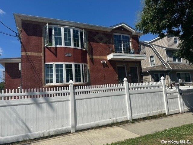 8 bedroom, Jamaica NY 11434 104921657