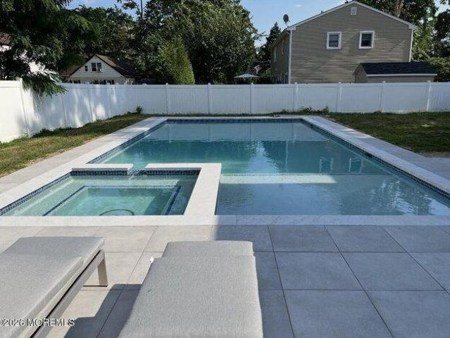 8 bedroom, Oakhurst NJ 07755 104720081