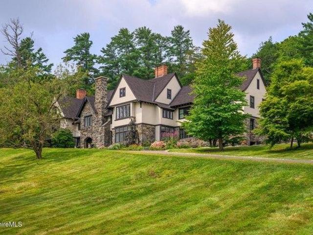 8 bedroom, Lenox MA 01240 104607296