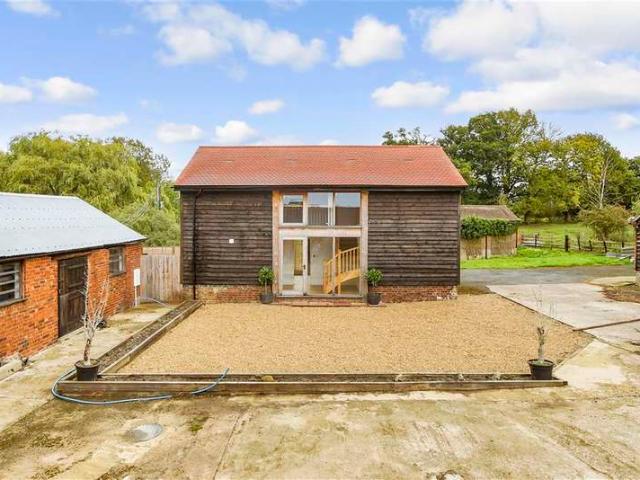 8 Bedroom Link Detached House