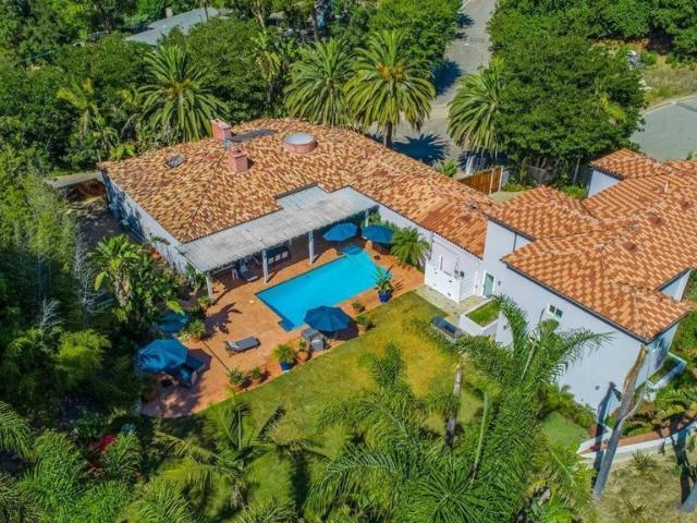 8 bedroom luxury House for sale in Beverly Hills, California