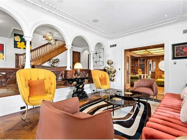 8 bedroom luxury Townhouse for sale in New York