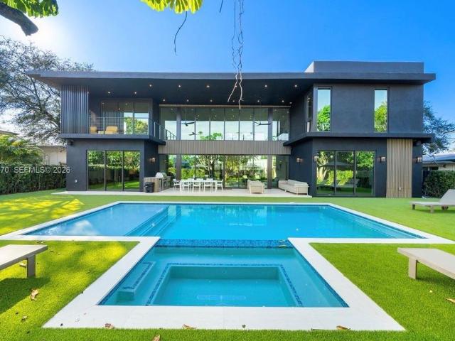 8 bedroom luxury Villa for sale in Miami, Florida