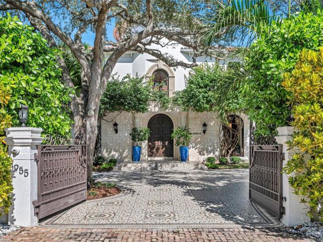 8 bedroom luxury Villa for sale in Miami, Florida