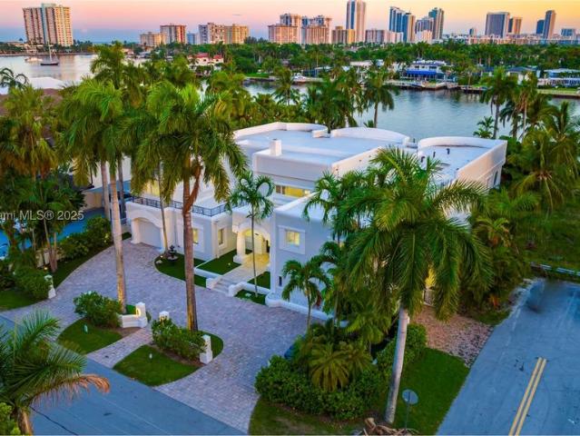 8 bedroom luxury Villa for sale in Hollywood, Florida
