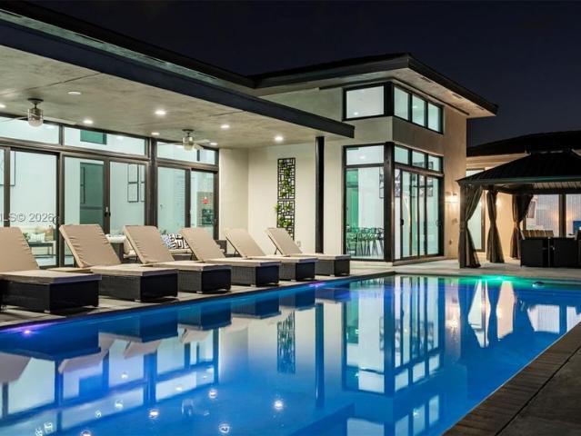 8 bedroom luxury Villa for sale in Plantation, Florida