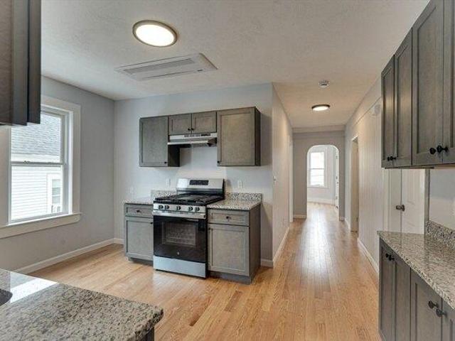 8 bedroom, m MA 01970 102479588