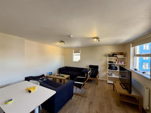 8 bedroom maisonette for rent in Richmond Road, Roath, CF24