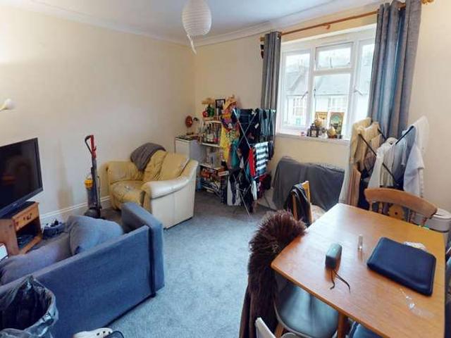 8 Bedroom Maisonette Flat
