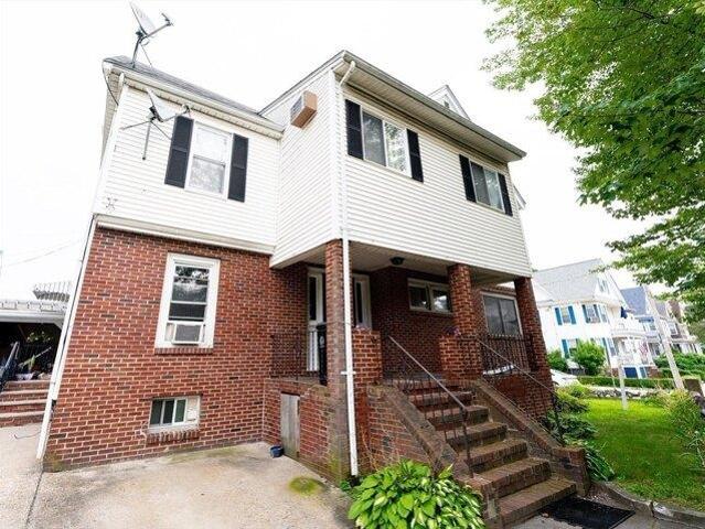 8 bedroom, Malden MA 02148 LS102594064