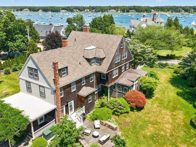 8 bedroom, Marion MA 02738 104406315