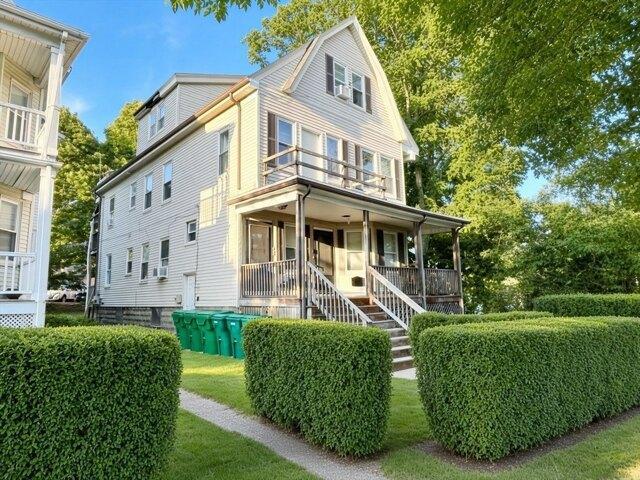8 bedroom, Medford MA 02155 105229122