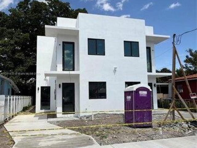 8 bedroom, Miami FL 33142 LS89810698