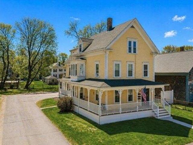 8 bedroom, Middleboro MA 02346 LS102119169