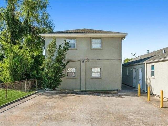 8 bedroom, New Orleans LA 70118 LS93553584