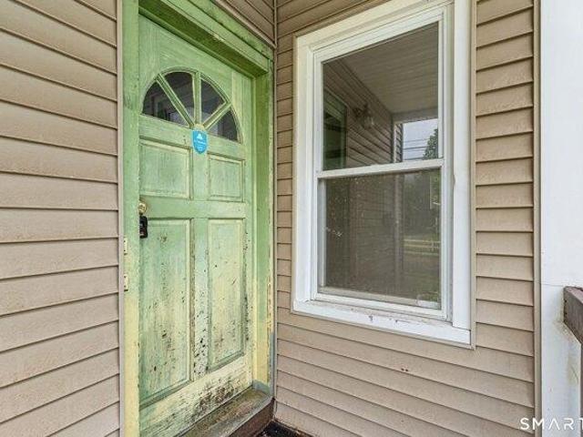 8 bedroom, New Britain CT 06051 105123966