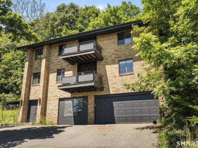 8 bedroom, New Britain CT 06051 105144388