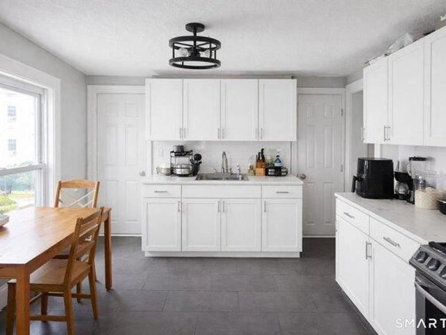 8 bedroom, New Haven CT 06519 102258188