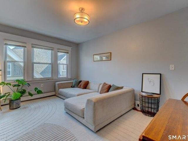 8 bedroom, New Haven CT 06511 102594934