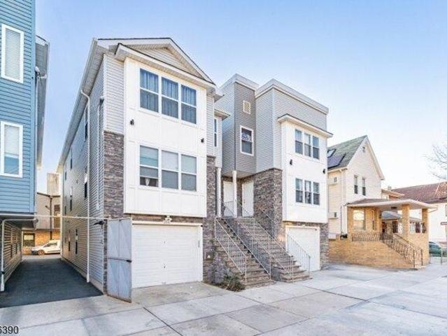 8 bedroom, Newark NJ 07107 102729353