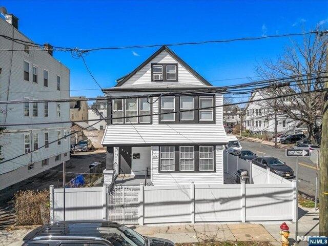 8 bedroom, Newark NJ 07108 102285499