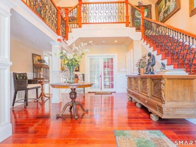 8 bedroom, Newtown CT 06470 104870233