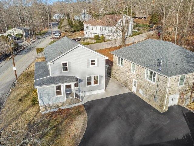 8 bedroom, Smithfield RI 02917 LS101857299