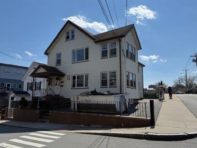 8 bedroom, Somerville MA 02145 LS103069928
