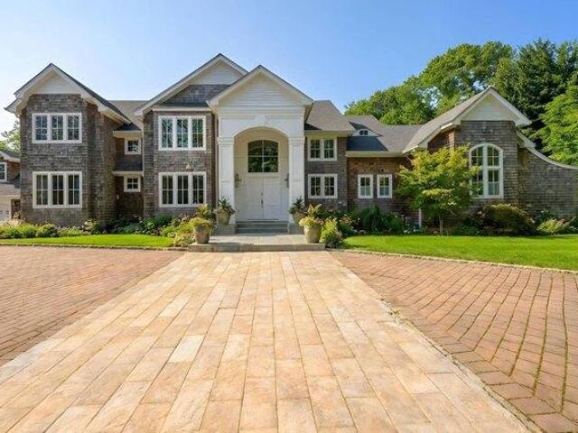 8 bedroom, Sag Harbor NY 11963 104904425