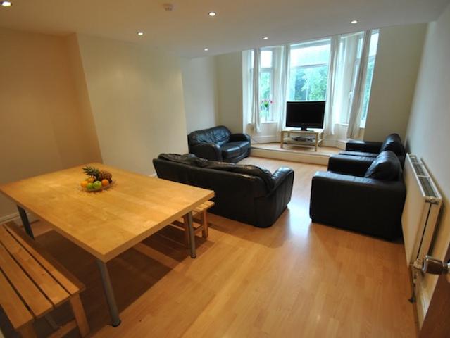 8 bedroom Semi Detached