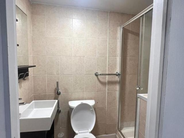 8 bedroom semi detached house to rent