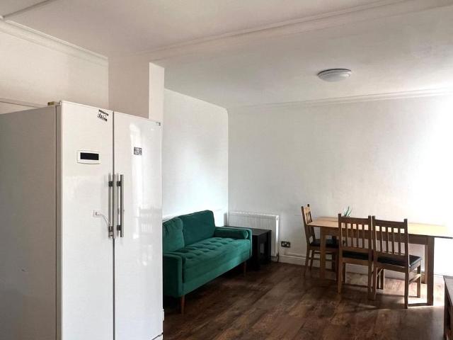 8 bedroom semi detached house to rent