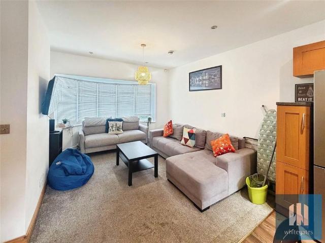 8 bedroom semi detached house to rent