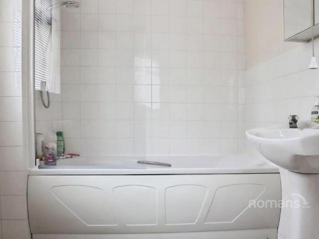 8 bedroom semi detached house to rent
