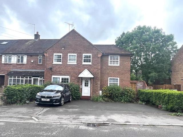 8 bedroom semi detached house to rent