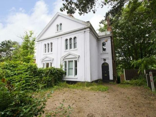 8 bedroom semi detached house to rent