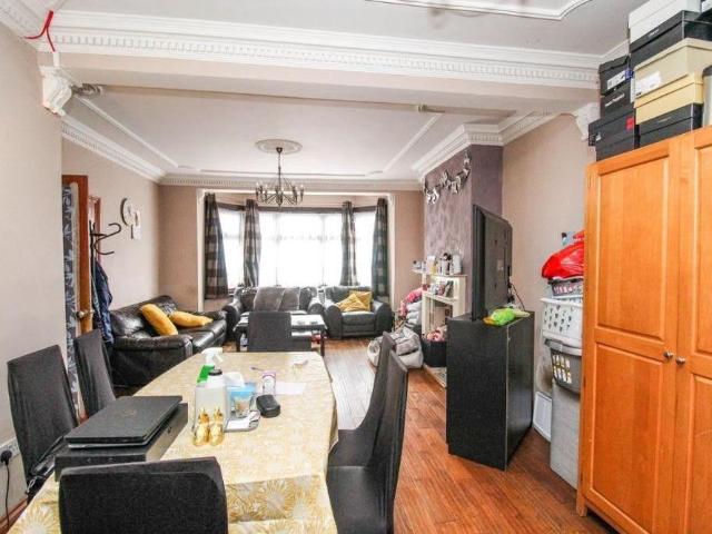 8 bedroom semi detached house to rent