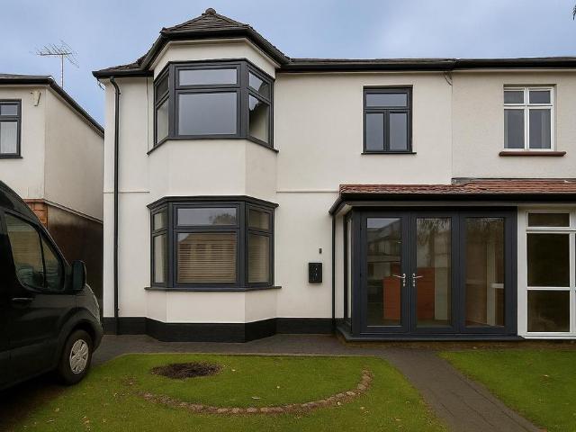 6 bedroom semi detached house for sale