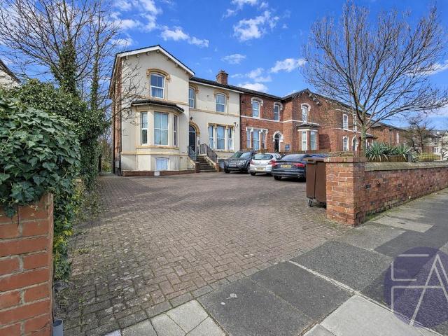 8 bedroom semi detached house for sale