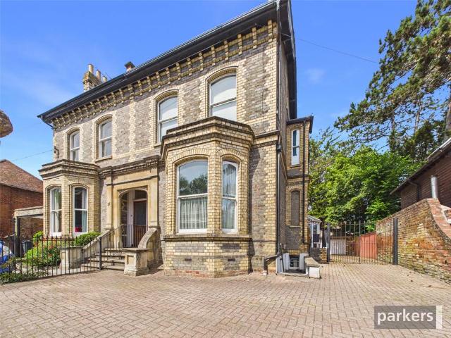 8 bedroom semi detached house for sale