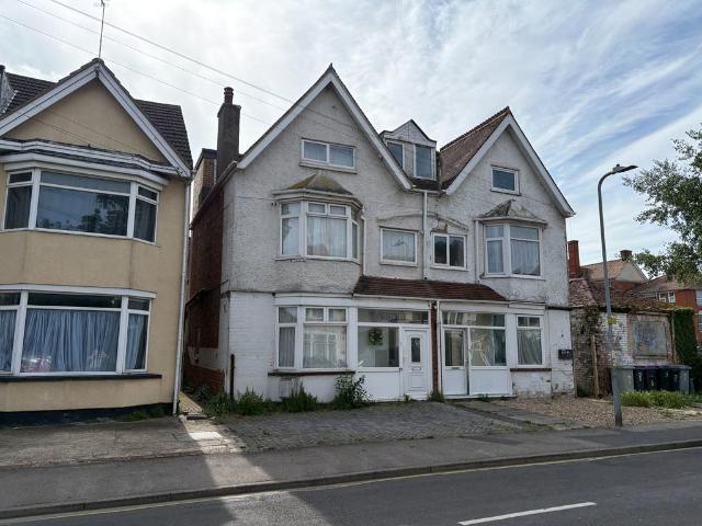 8 bedroom semi detached house for sale