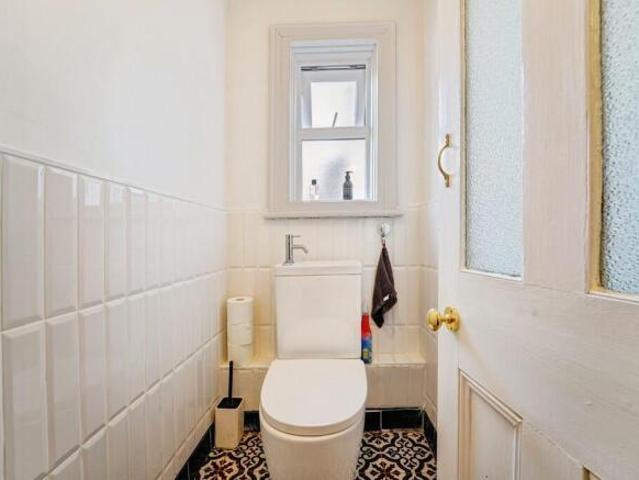 8 bedroom semi detached house for sale in Chaucer Road, Bedford, MK40