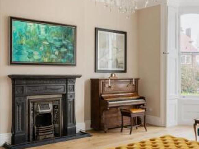 8 bedroom semi detached house for sale in Rosslyn Hill, London, NW3