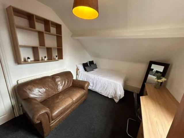 8 bedroom semi detached house for sale in St. Michaels Villas, Headingley, Leeds, LS6