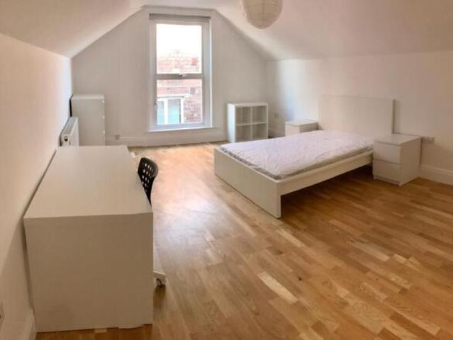 8 bedroom semi detached house for rent in Waterloo Road, Nottingham, Nottinghamshire, NG7