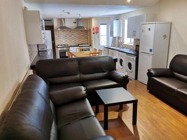 8 bedroom semi detached house for rent in Alton Road, Birmingham, B29