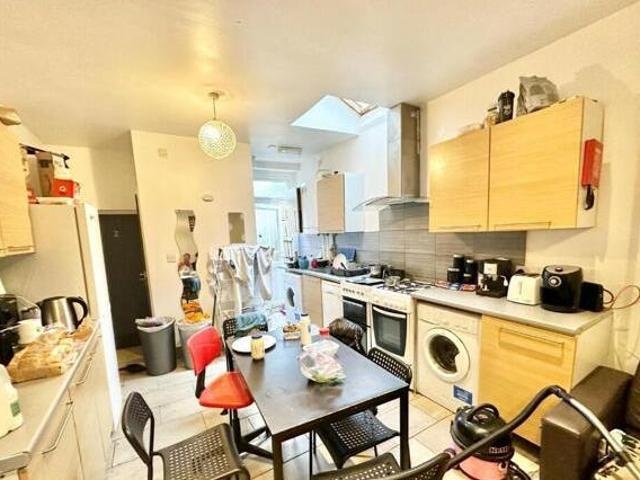 8 Bedroom Semi detached House For Rent In Birmingham