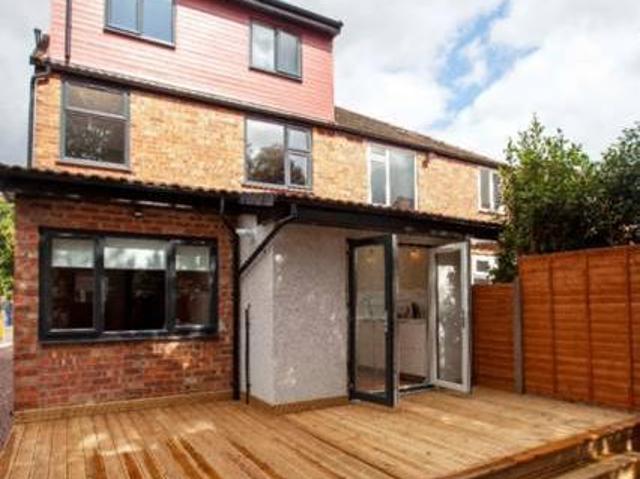 8 bedroom semidetached house for rent in Lees Hall Crescent Manchester Greater Manchester M14
