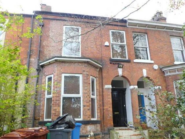 8 bedroom semidetached house for rent in Victoria Road Fallowfield M14