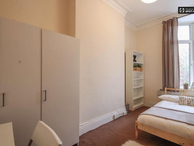 8 Bedroom Shared Living/roommate London London 100946119
